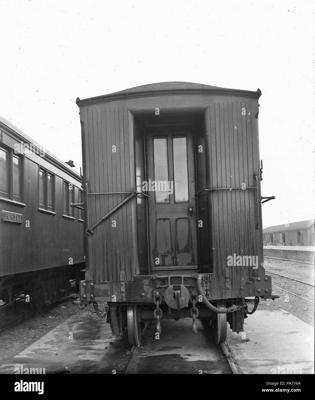 Back view vintage car Black and White Stock Photos & Images - Alamy