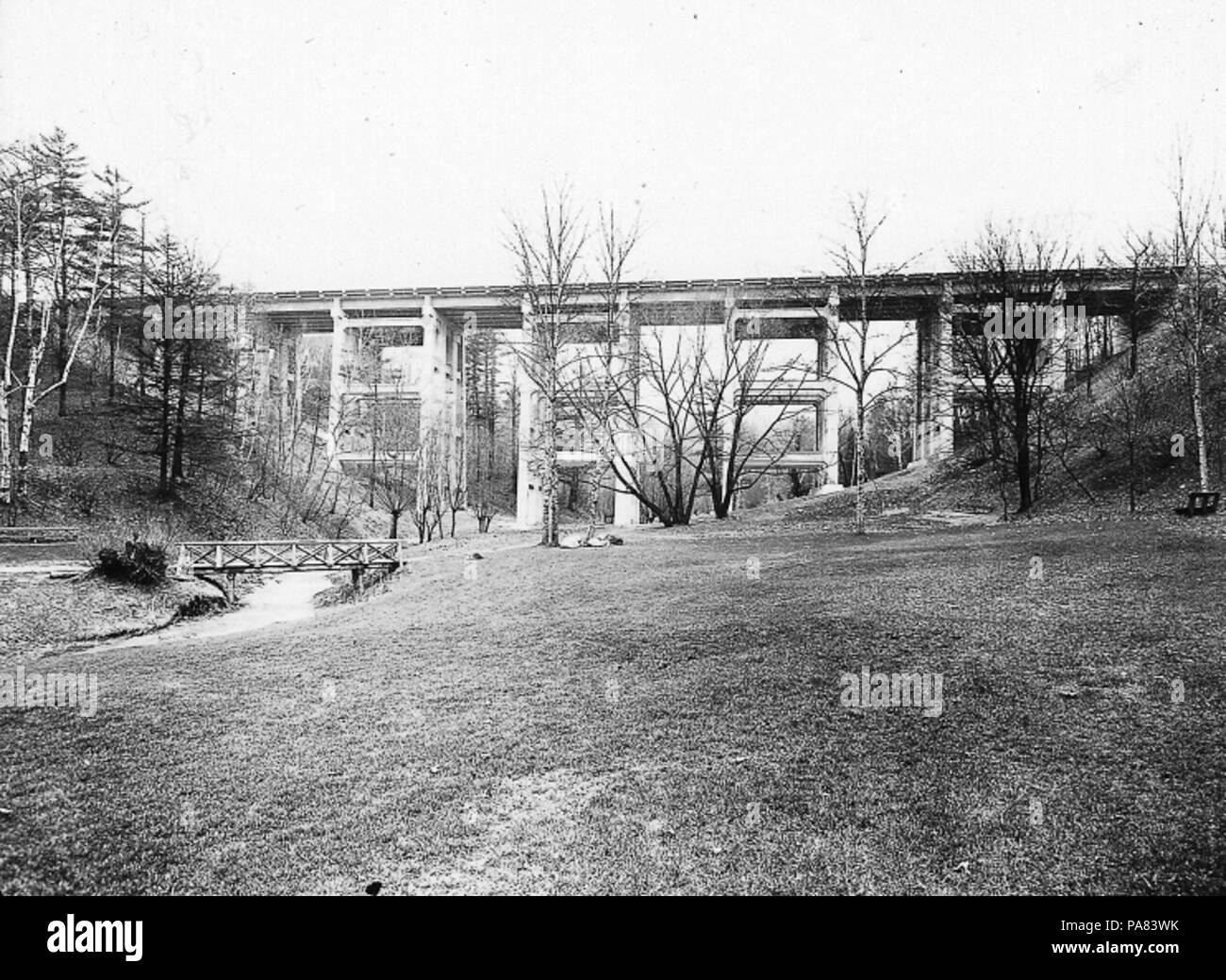 Viaduct railway bridge in Black and White Stock Photos & Images - Alamy