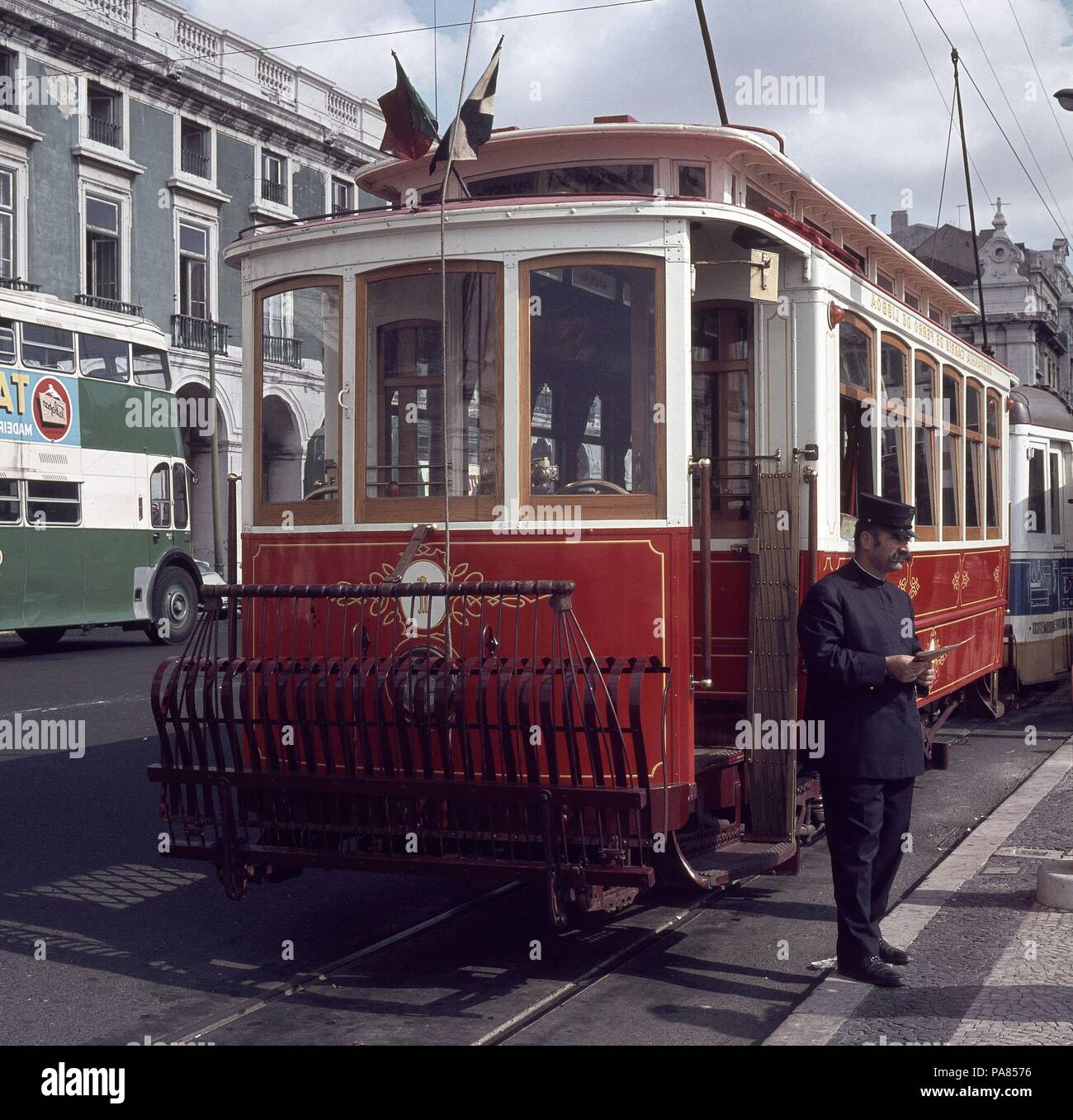 Tranvia lisboa hi-res stock photography and images - Alamy