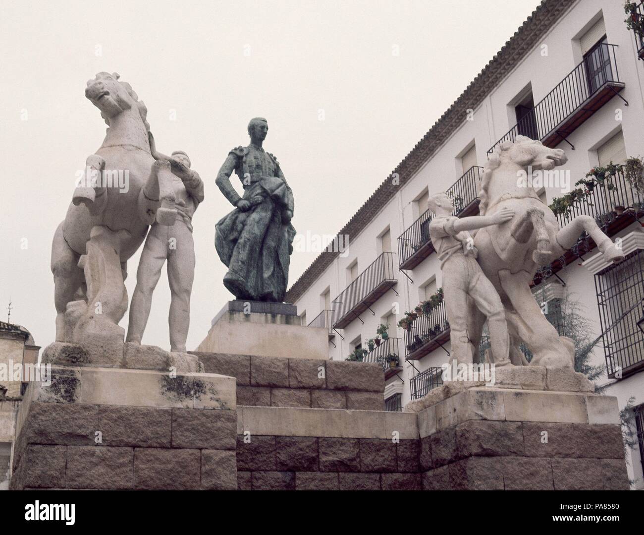 PLAZA STA MARINA-MONUMENTO A MANOLETE. Location: EXTERIOR, CORDOBA ...