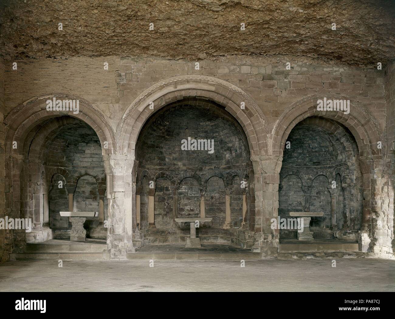 ABSIDES DE LA IGLESIA ALTA O DE SAN JUAN - ARQUITECTURA ROMANICA ...