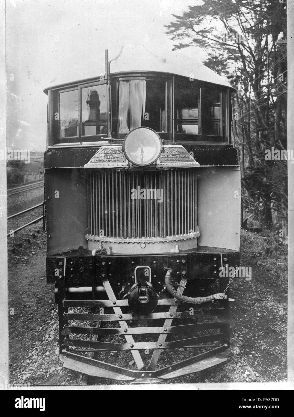 75 End view of the Thomas transmission rail motor car, (R.M.2), 1916 ...