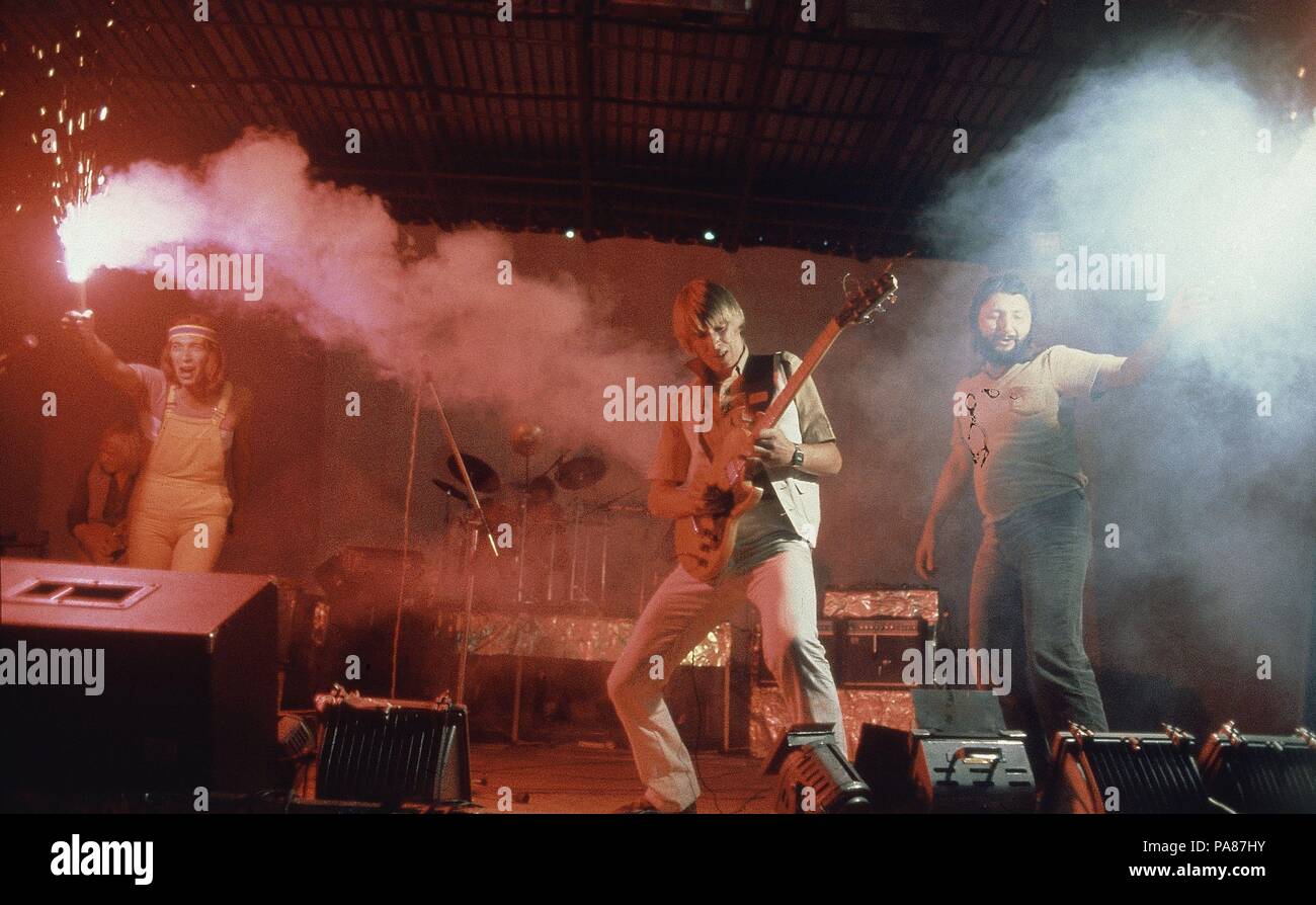 Soviet rock band hi-res stock photography and images - Alamy