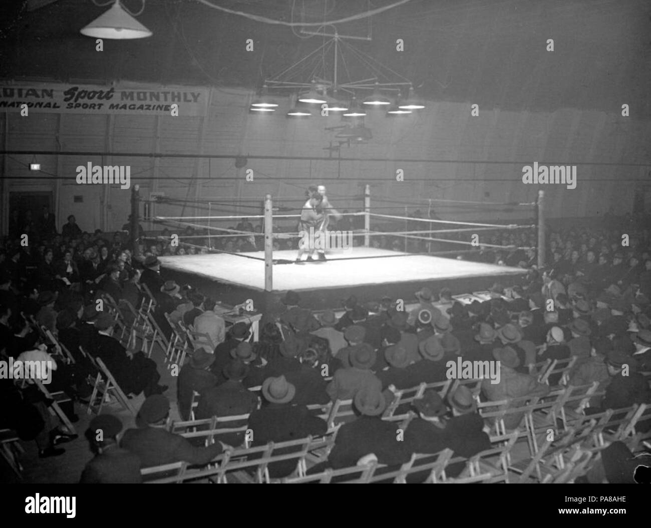 41 Boxing. At the Coliseum BAnQ P48S1P12833 Stock Photo - Alamy
