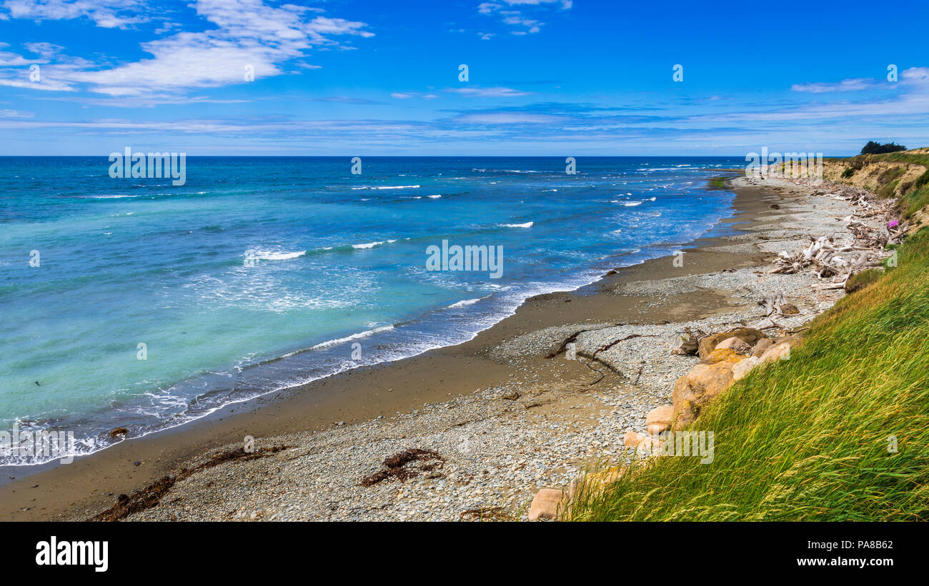 The blue Pacific Ocean at Kakanui, Otago, South Island, New Zealand ...