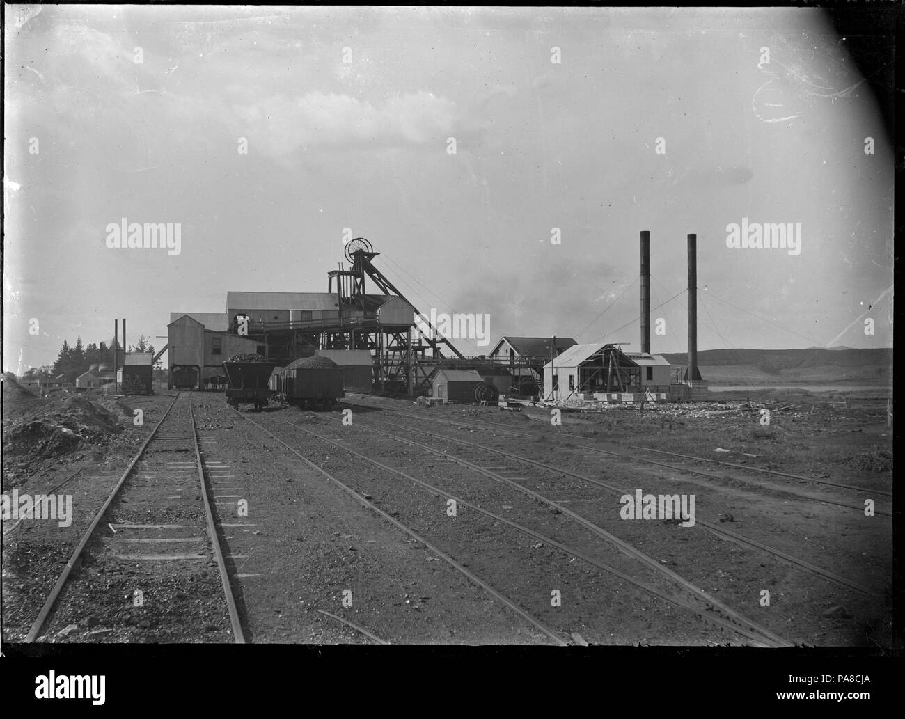 53 Coal mine owned by the Taupiri Coal Company, at Huntly, 1910. ATLIB ...