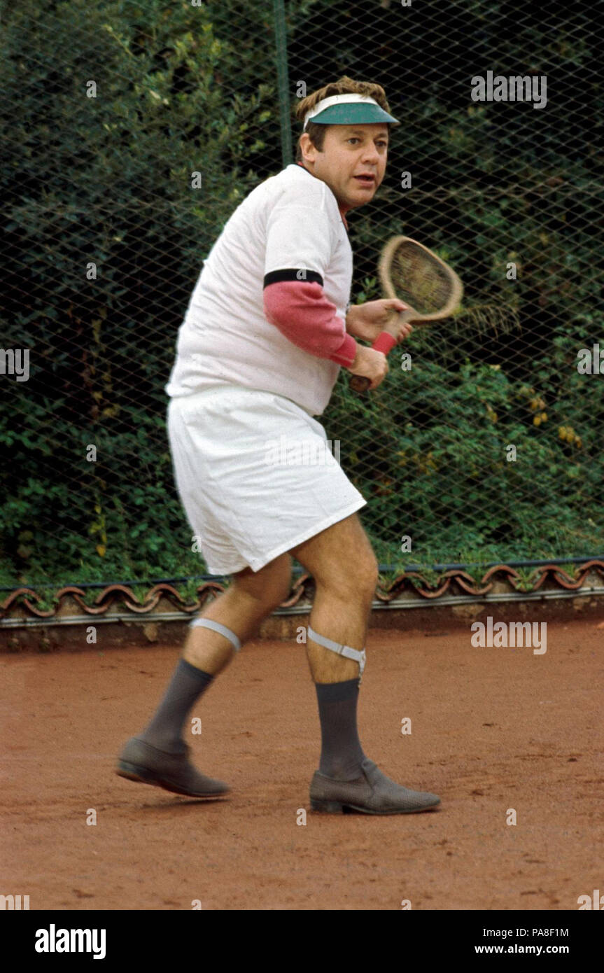 79 Fantozzi (ca. 1974–75) - Paolo Villaggio, tennis match (1 Stock ...