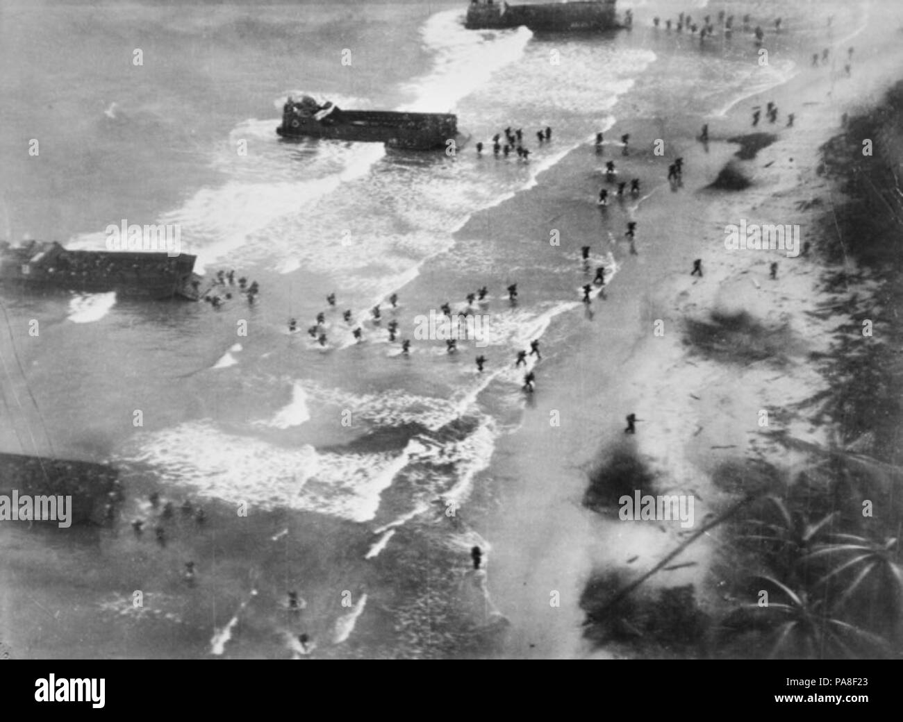 Amphibious operations military Black and White Stock Photos & Images ...