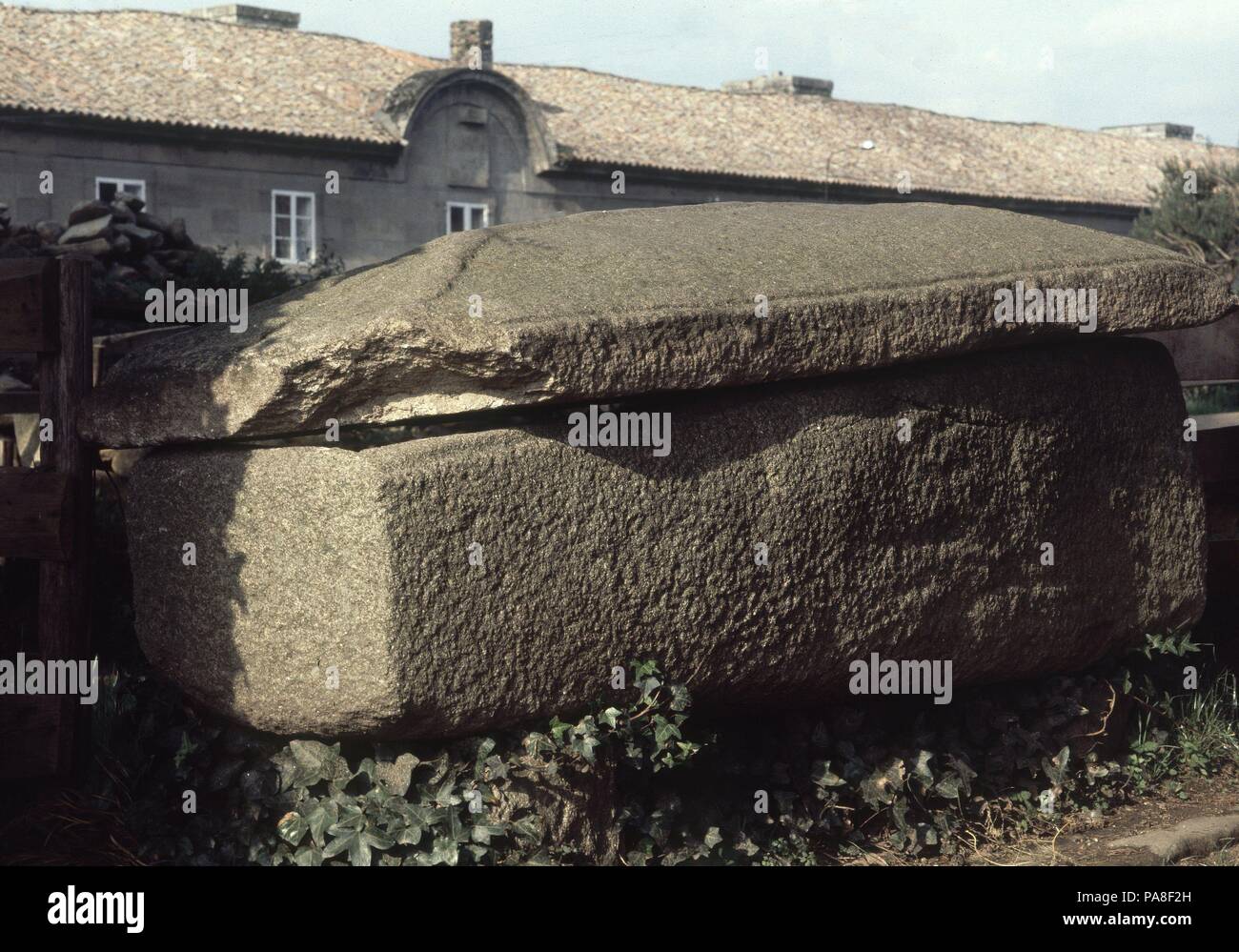 EXCAVACIONES DE IRIA FLAVIA - SARCOFAGO. Location: EXTERIOR, PADRÓN ...