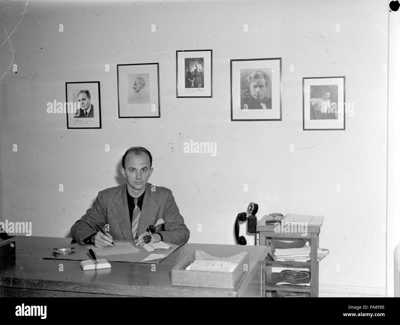 Concert programs Black and White Stock Photos & Images - Alamy