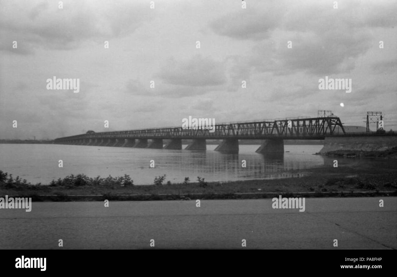 Victoria bridge canada Black and White Stock Photos & Images - Alamy