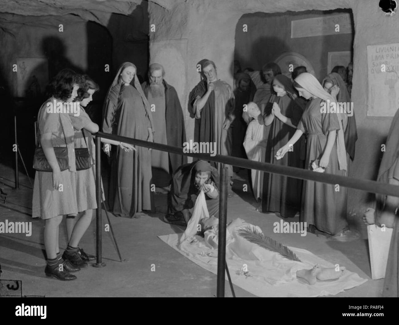 Wax figure museum in Black and White Stock Photos & Images - Alamy