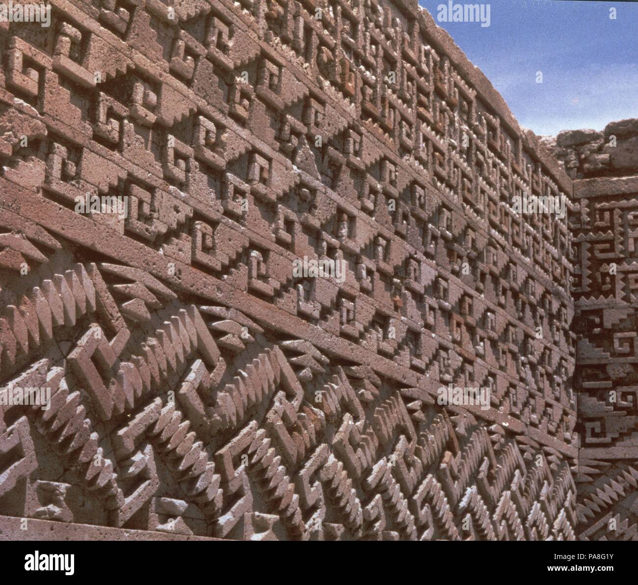 DISENOS EN EL TEMPLO. Location: EXTERIOR, MITLA Stock Photo - Alamy