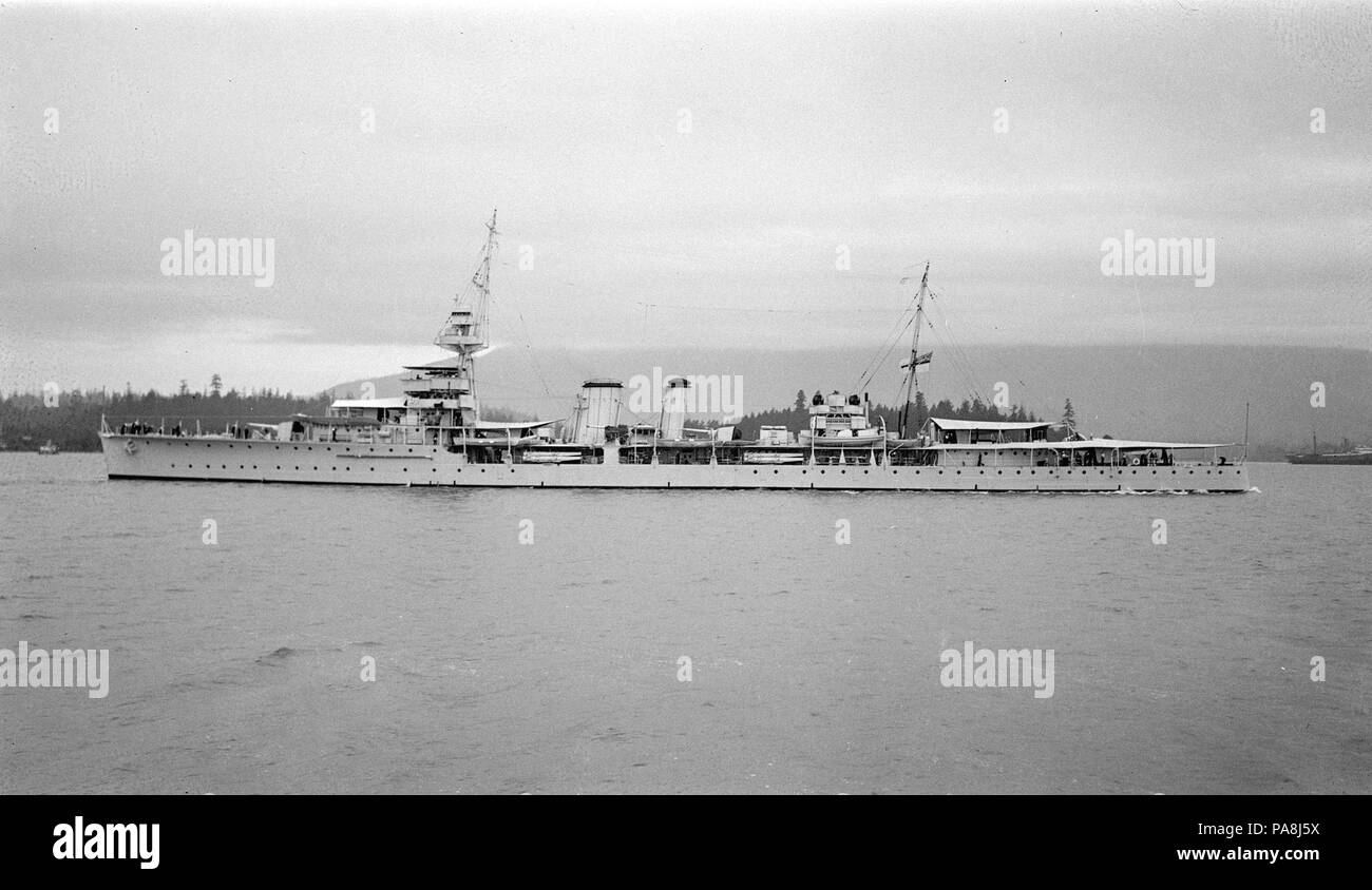 Dragon class ship hi-res stock photography and images - Alamy