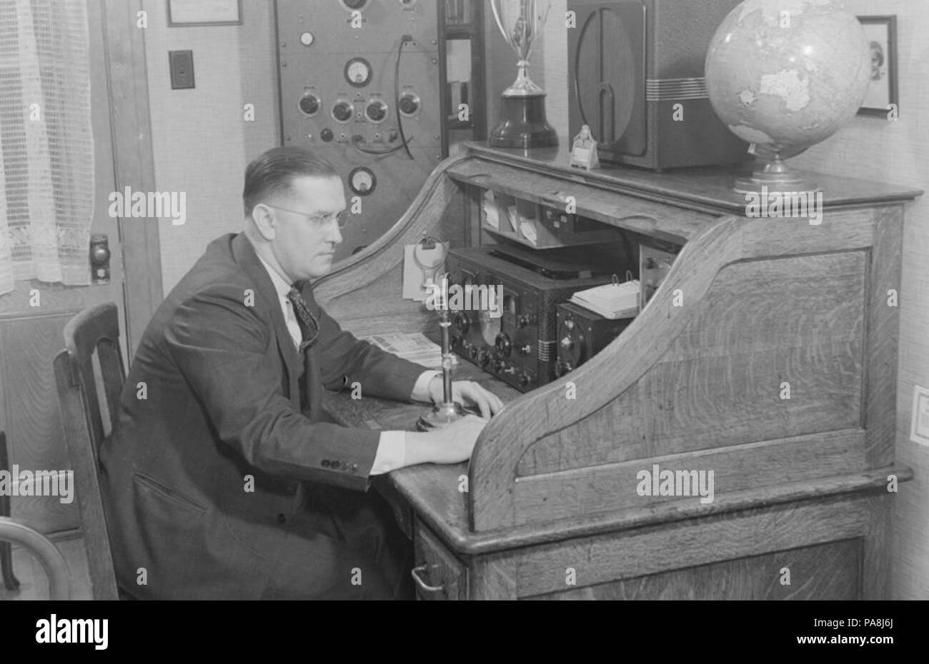 Amateur electronics Black and White Stock Photos & Images - Alamy