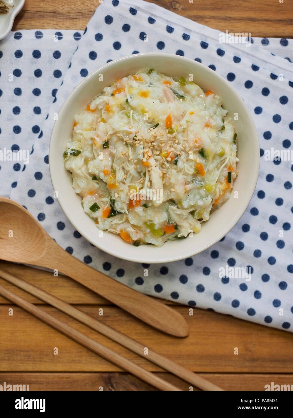 Korean food Chicken Rice Porridge, dak juk Stock Photo - Alamy