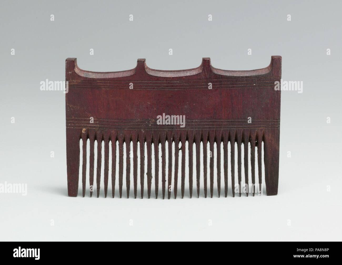 Comb. Dimensions: H. 5 cm (1 15/16 in.); w. 7.1 cm (2 13/16 in.); th. 1 ...