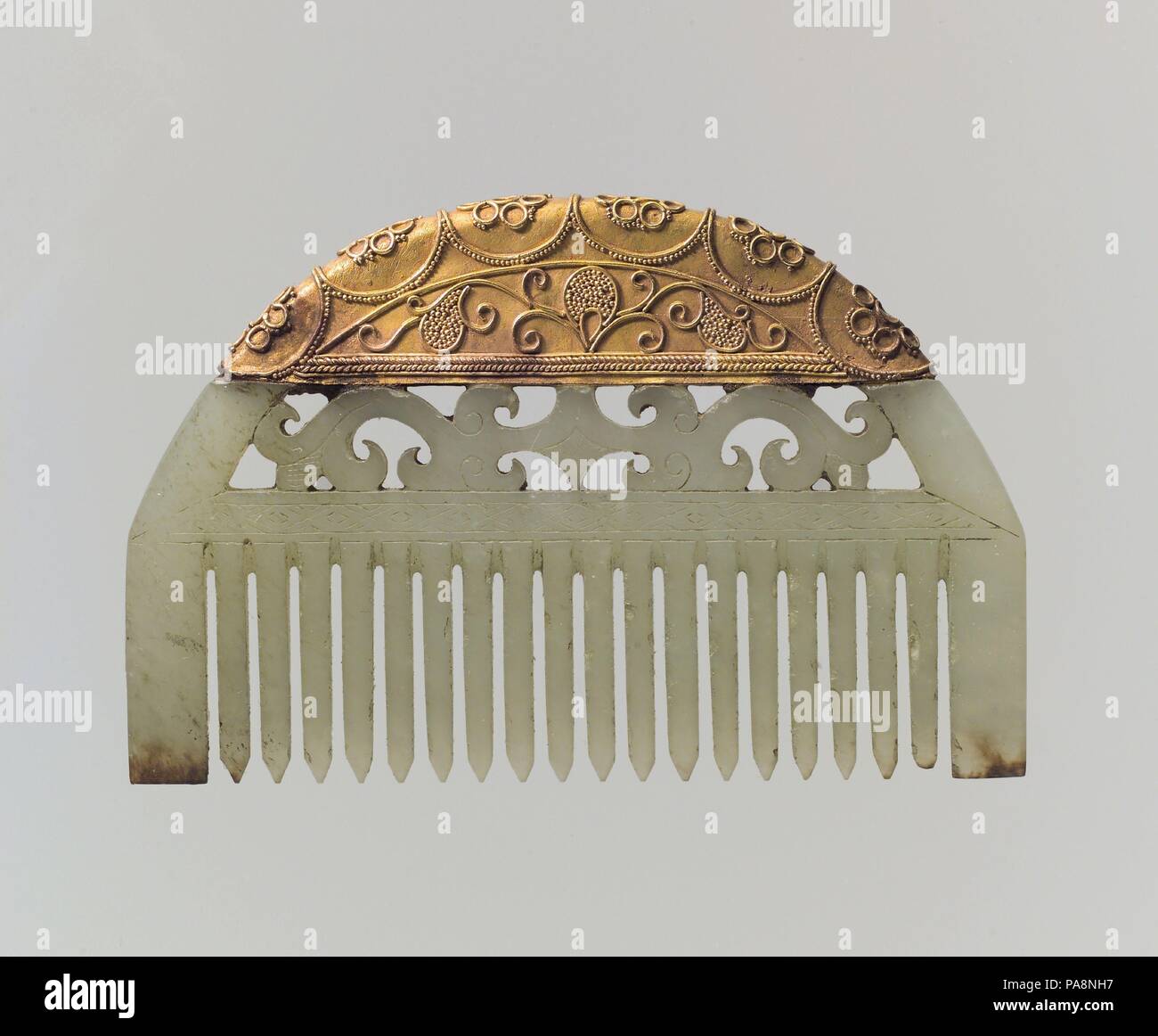 Comb. Culture: China. Dimensions: H. 2 in. (5.1 cm); L. 3 in. (7.6 cm ...
