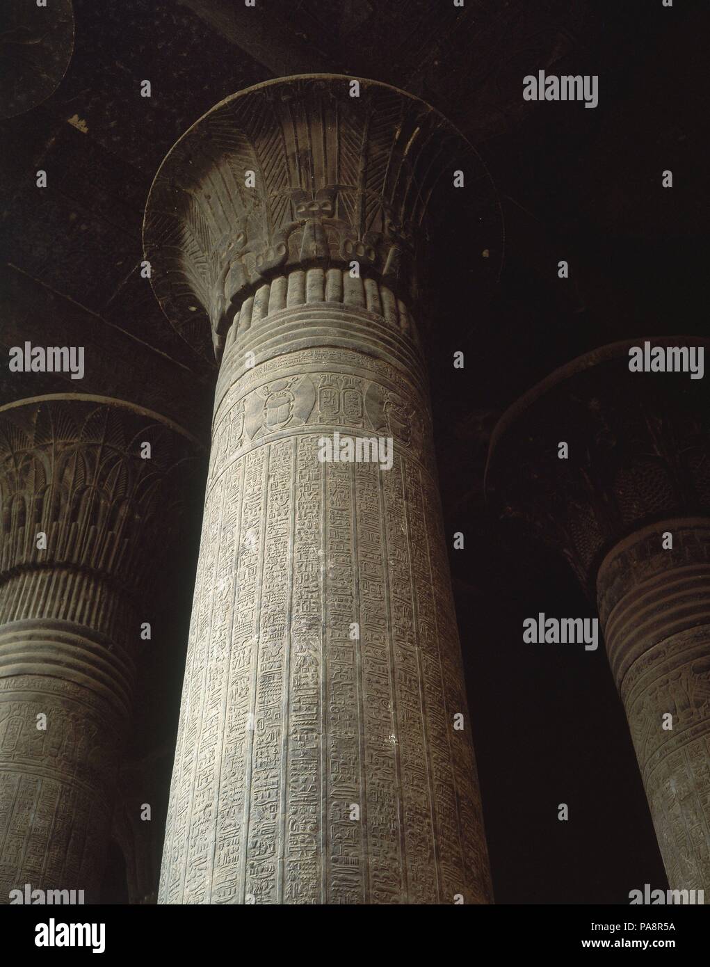 Columnas de la sala hipóstila hi-res stock photography and images - Alamy