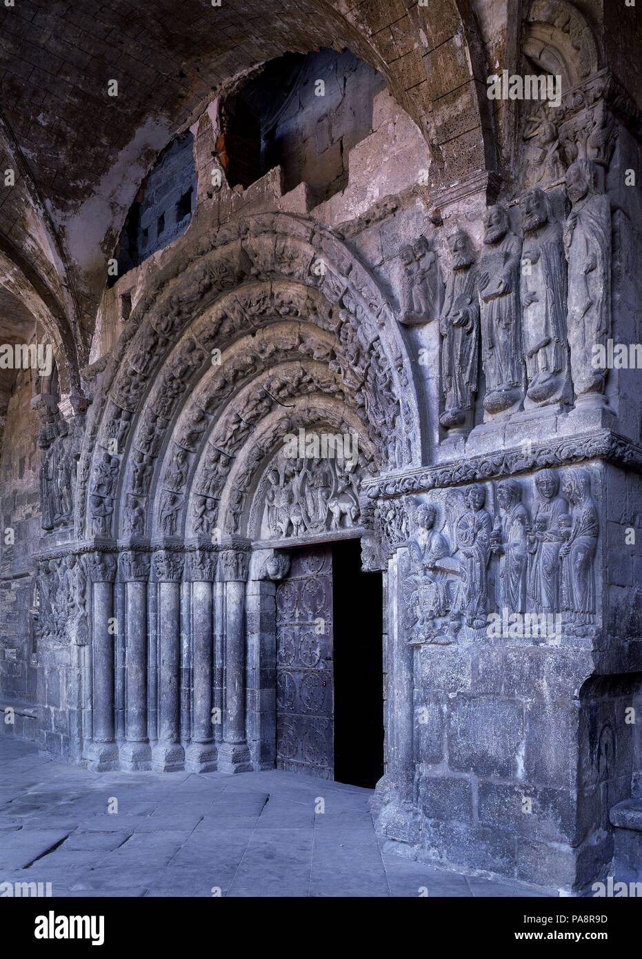PORTICO ROMANICO DE LA IGLESIA DE SAN MIGUEL DE ESTELLA - SIGLO XII ...