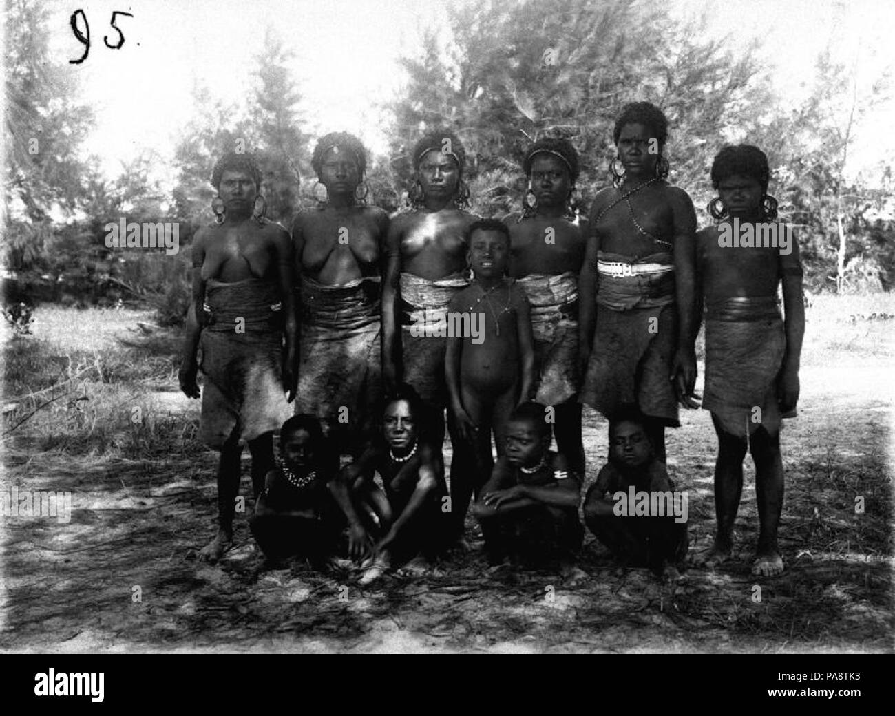 Papuan traditional Black and White Stock Photos & Images - Alamy