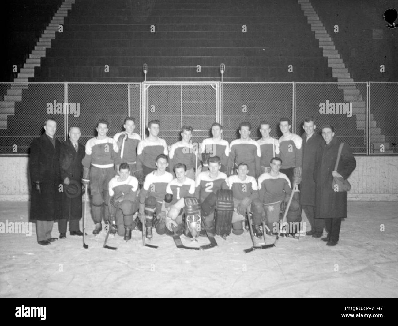 Student group portraits Black and White Stock Photos & Images - Alamy
