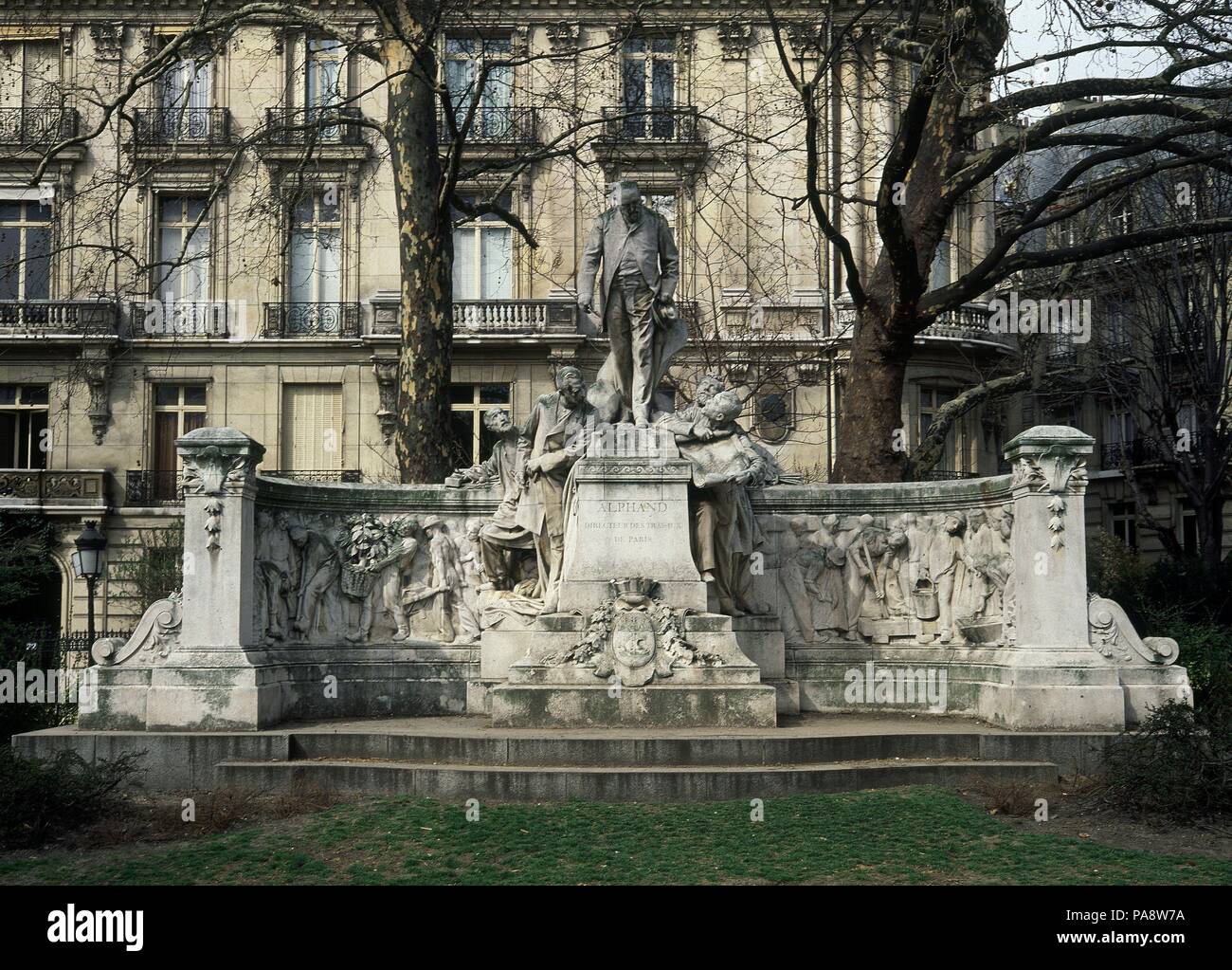 MONUMENTO A ALPHANA. Location: EXTERIOR, FRANCE Stock Photo - Alamy