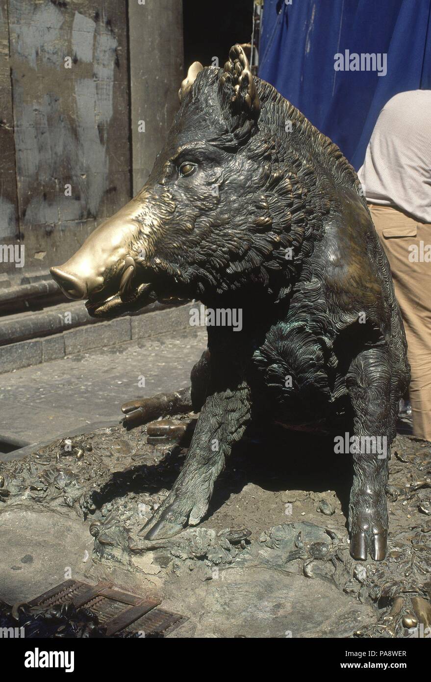 FUENTE DEL PORCELLINO SITUADO BAJO EL PORTICO DEL MERCADO NUEVO - 1612 ...