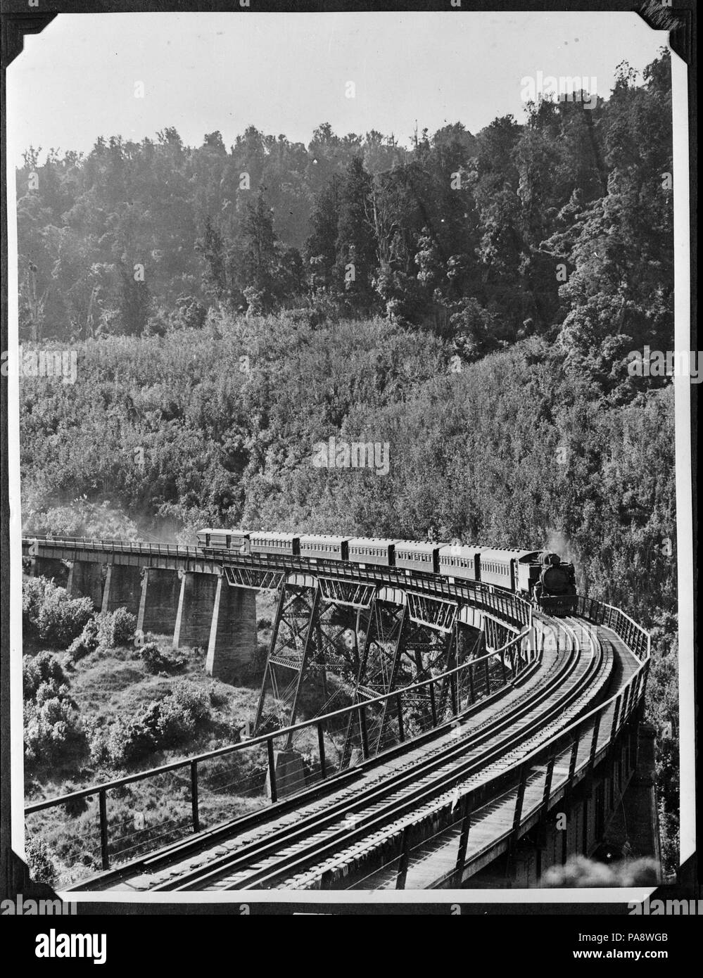 Viaduct structure Black and White Stock Photos & Images - Alamy