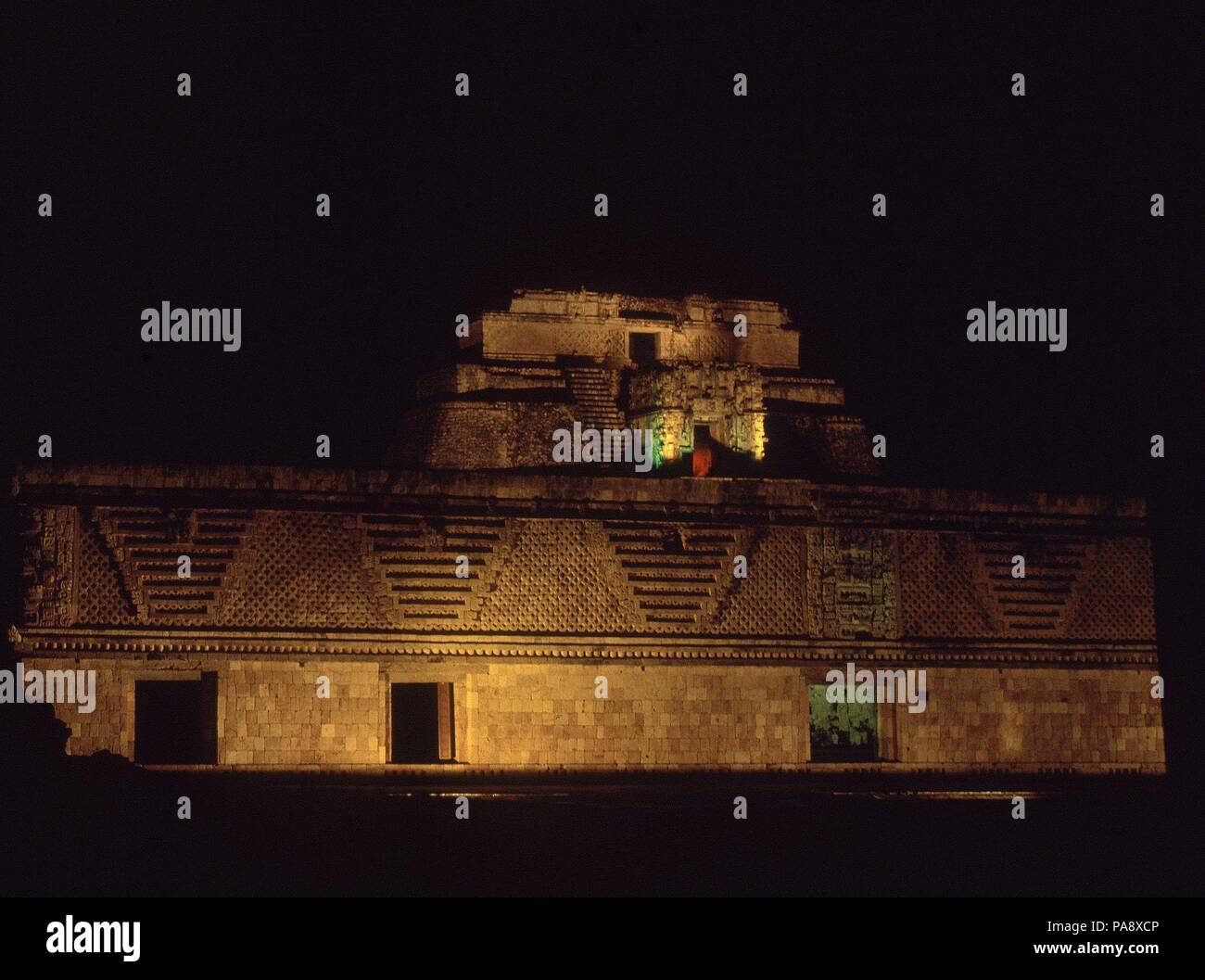 CUADRANGULO MONJAS-EDFICIO ESTE CON ILUMINACION ARTIFICIAL. Location ...