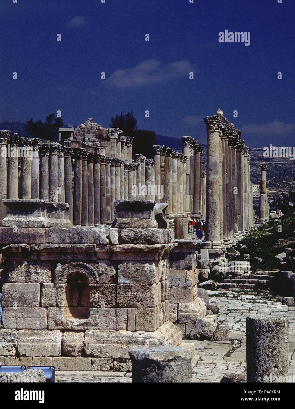 Ruinas de la antigua ciudad romana de jerash hi-res stock photography ...