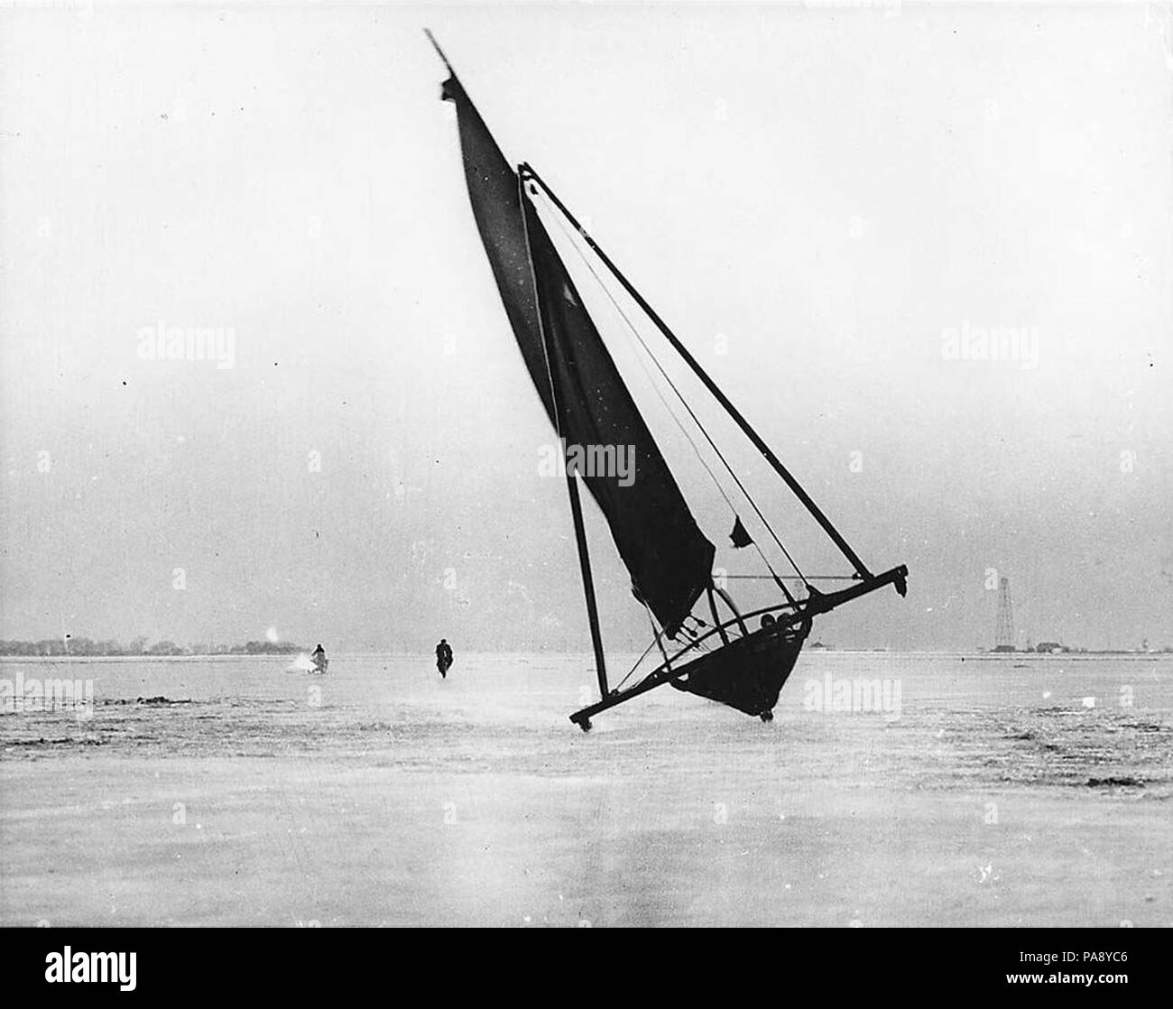Boats great lakes Black and White Stock Photos & Images - Alamy