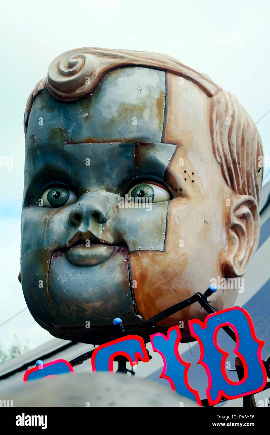 Strange metal sculpture hi-res stock photography and images - Alamy