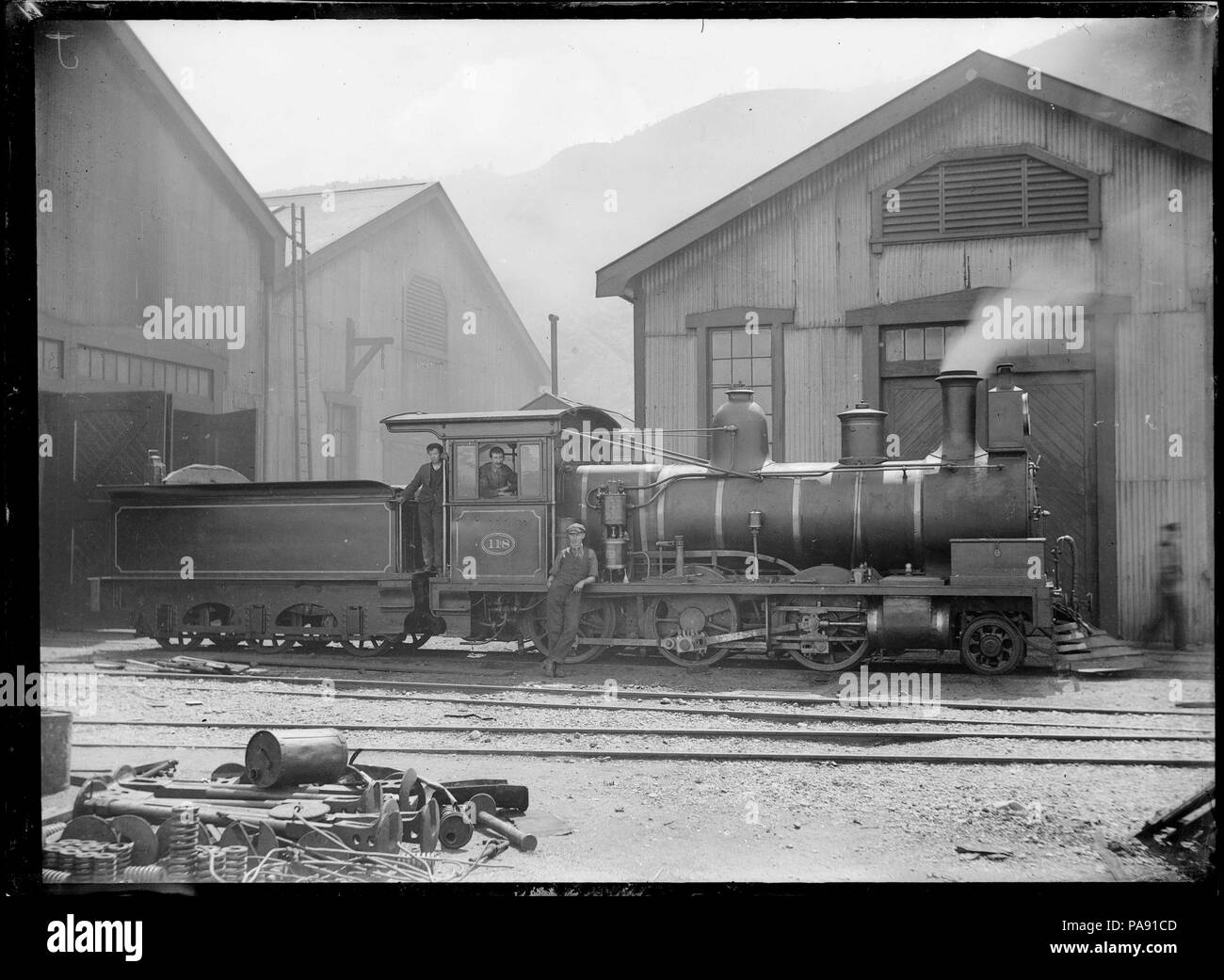 128 J Class steam locomotive, NZR no 118, 2-6-0 type. ATLIB 257586 ...