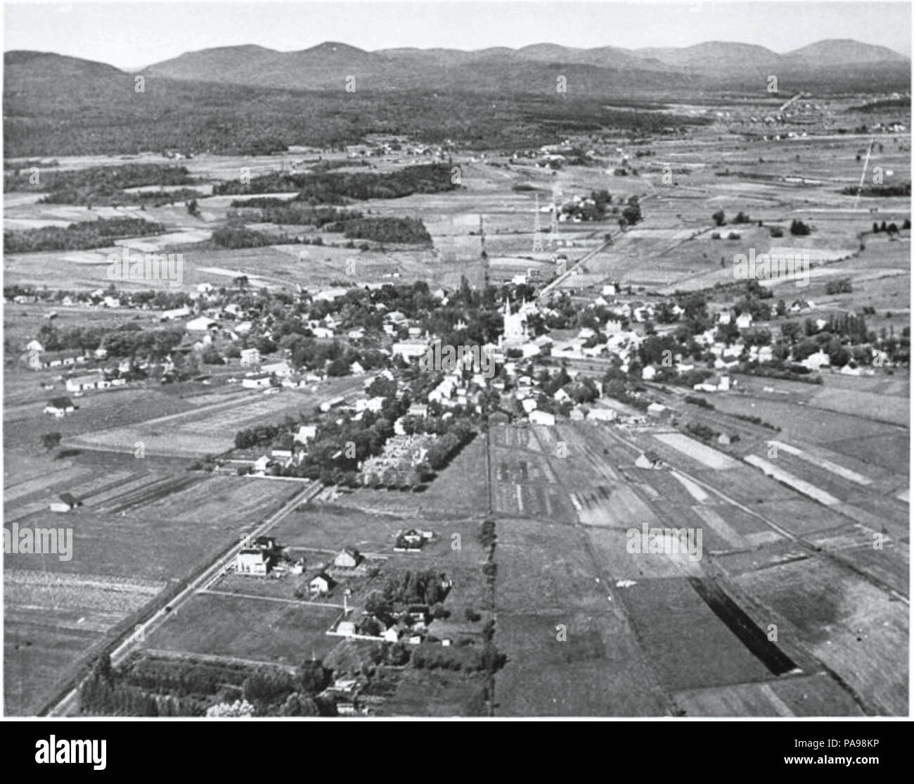 156 Le Trait-Carre de Charlesbourg, vue aerienne de 1937 Stock Photo ...