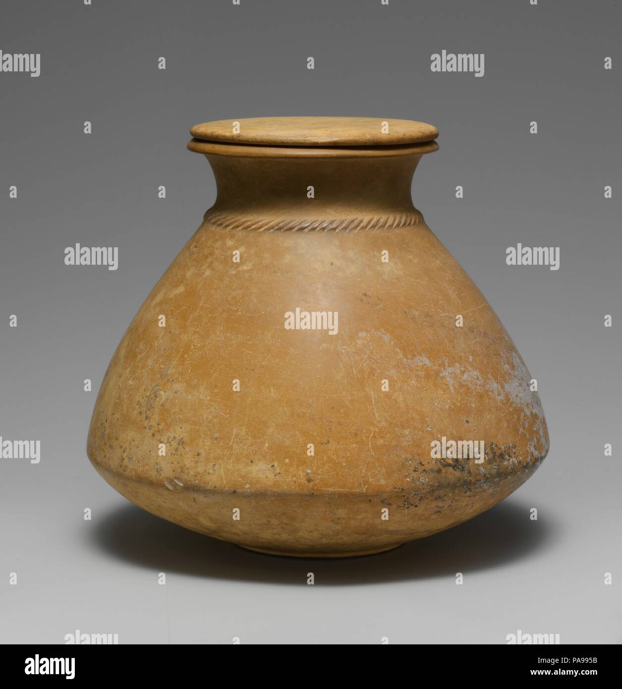 Baggy shape hi-res stock photography and images - Alamy
