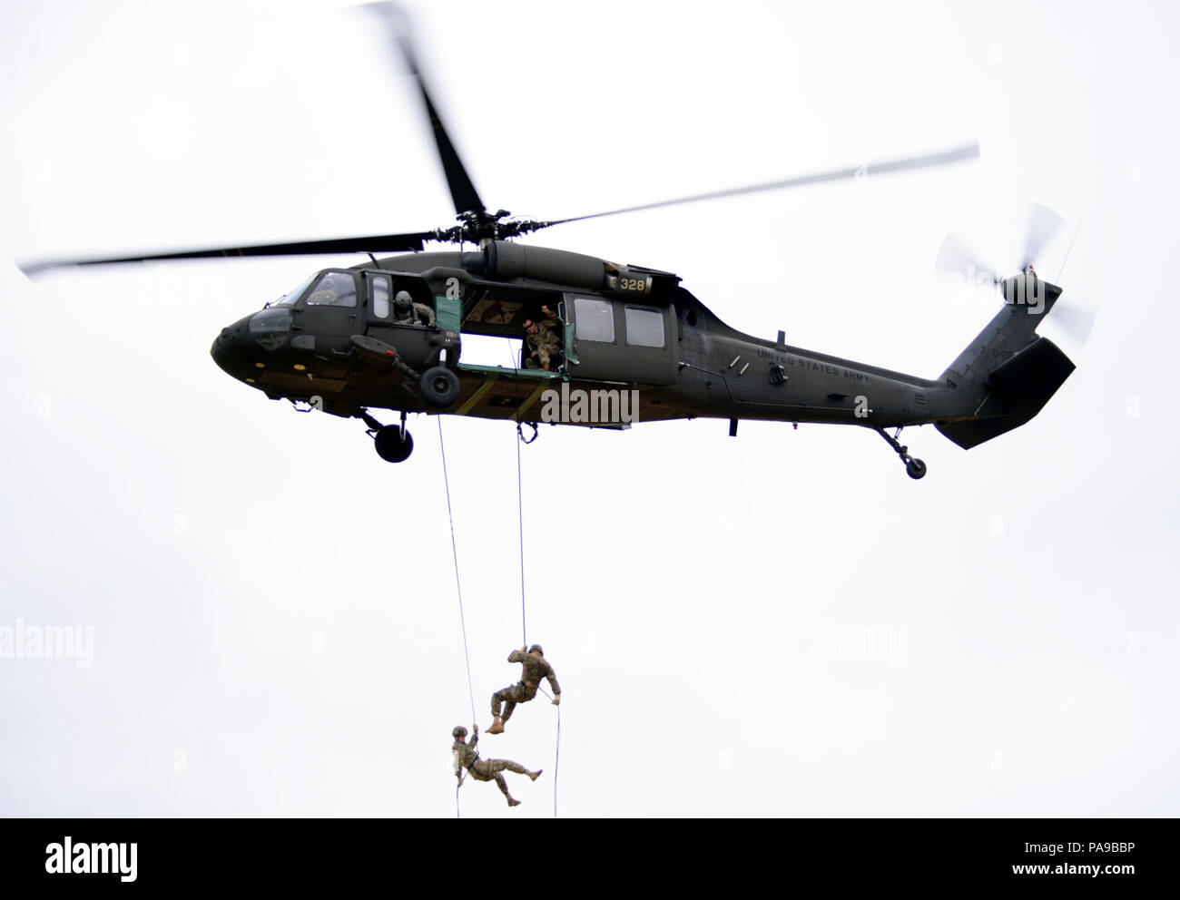 Rappelling and black hawk helicopter hi-res stock photography and ...