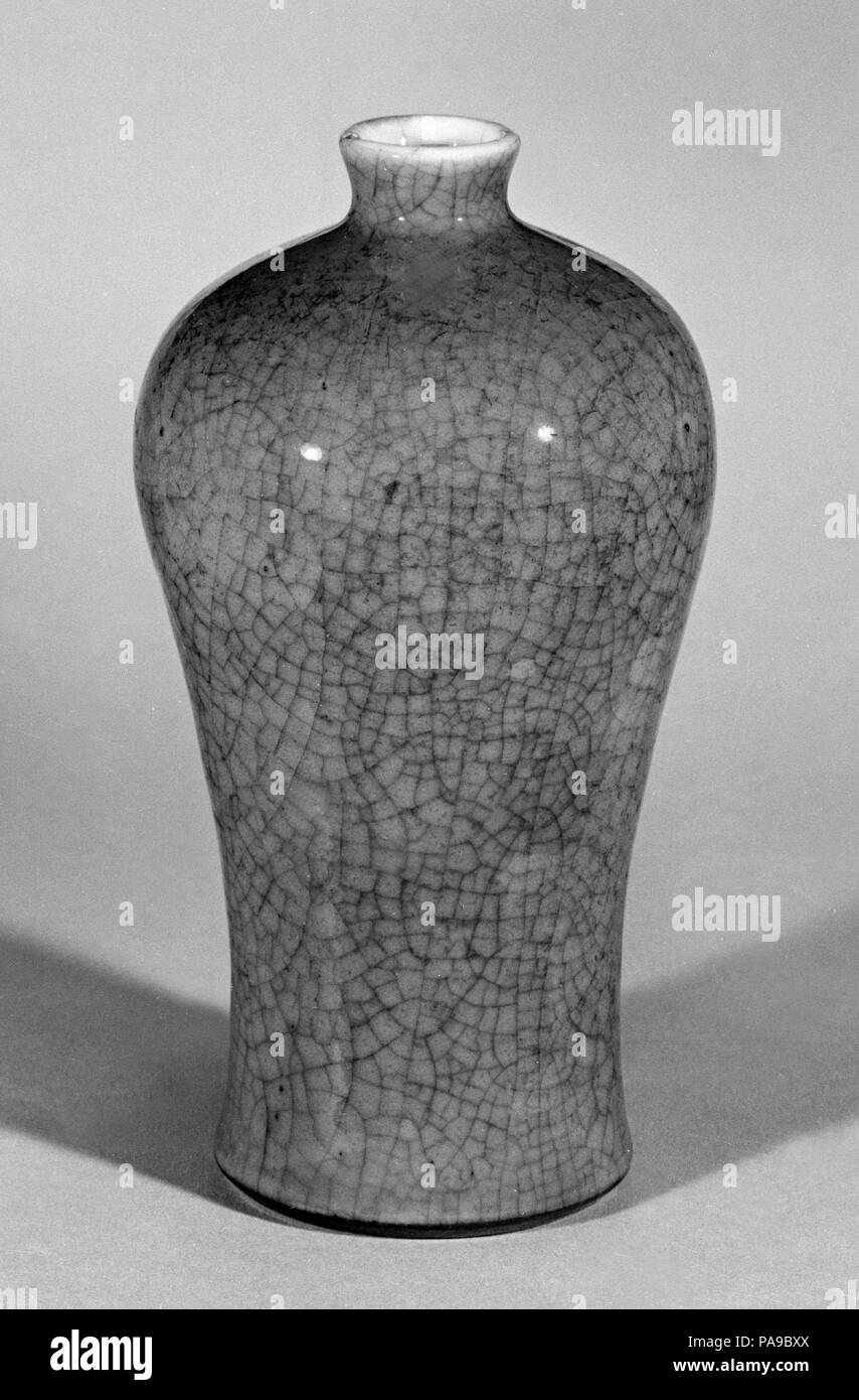 Gallipot. Culture: China. Dimensions: H. 7 3/4 in. (19.7 cm); Diam. 4 1 ...