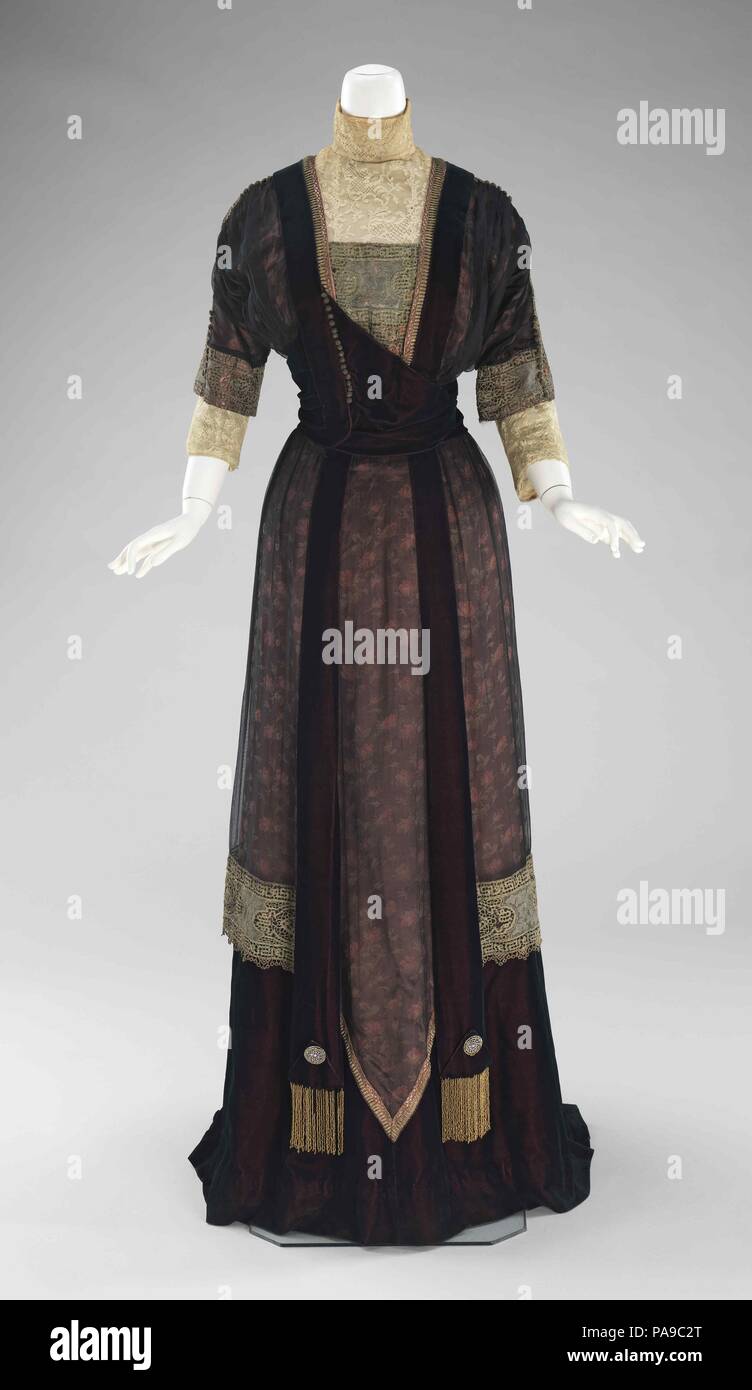 Dinner dress. Culture: British. Design House: Redfern (1847-1940). Date ...