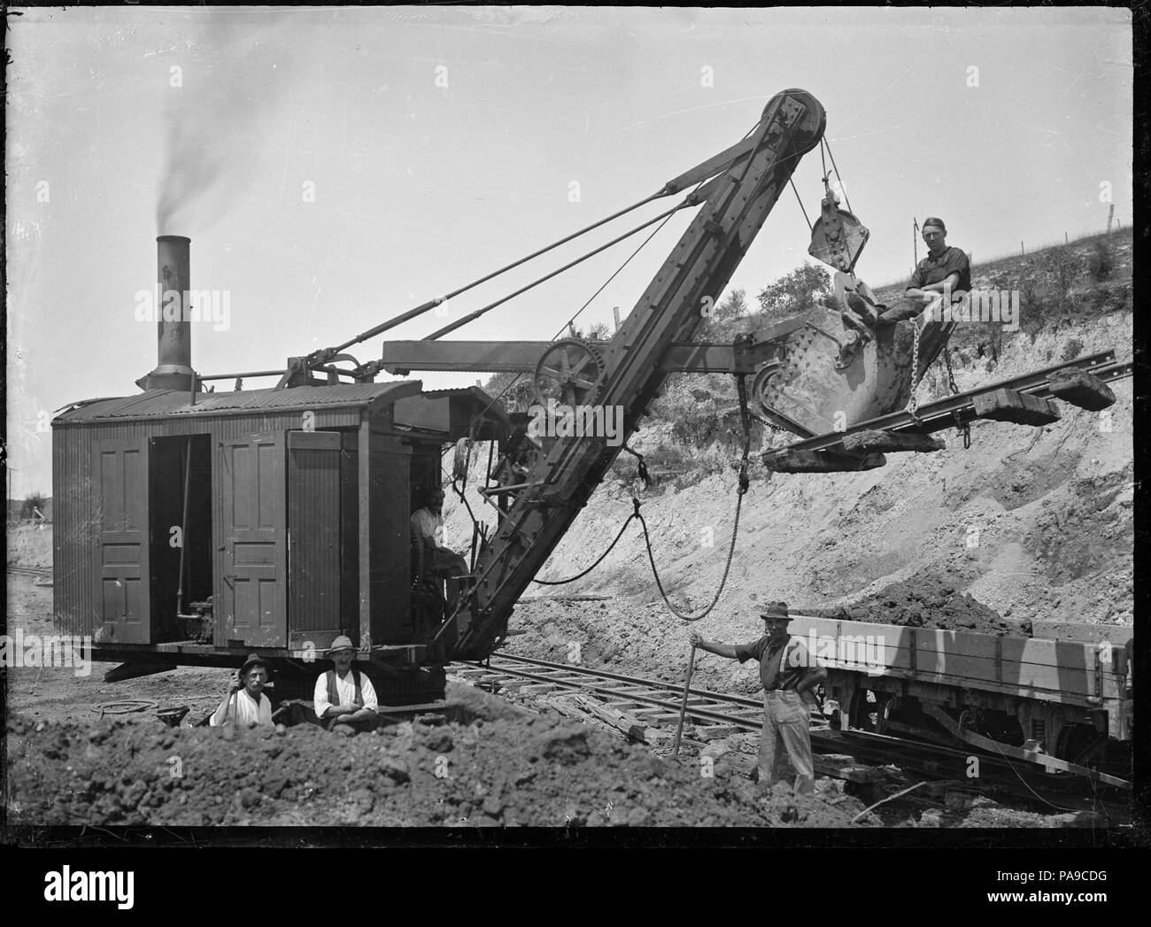 Steam Shovel Black and White Stock Photos & Images - Alamy