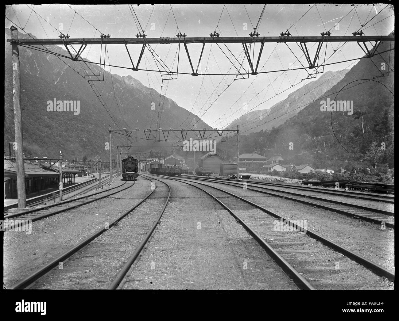 Overhead line section Black and White Stock Photos & Images - Alamy