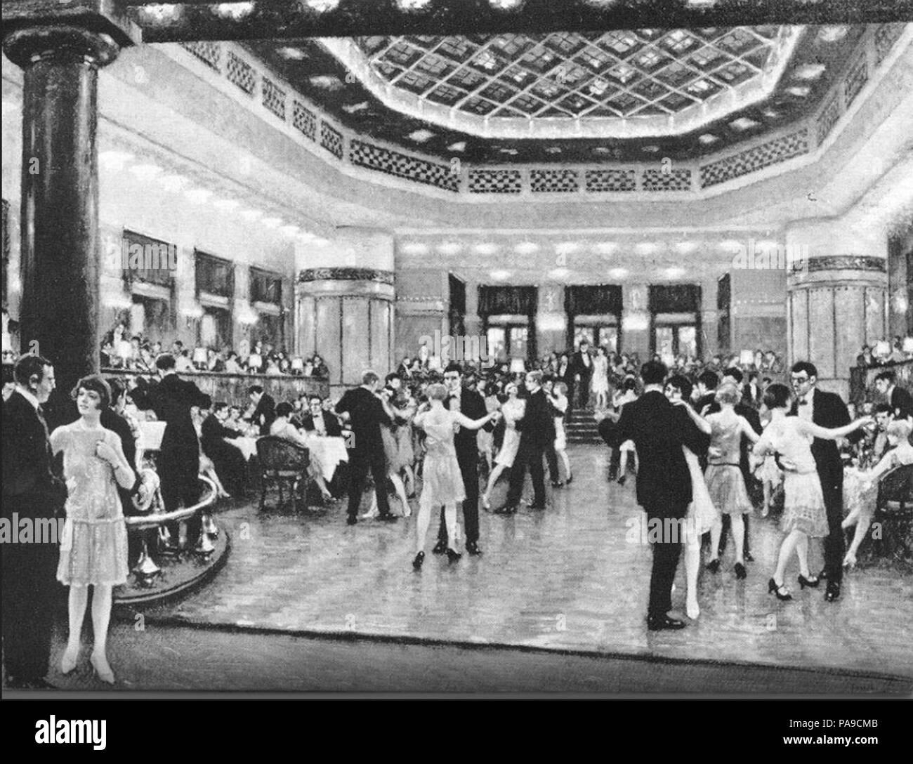 Palace lighting Black and White Stock Photos & Images - Alamy