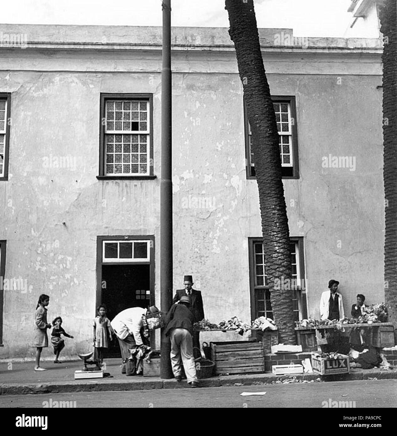 Modern mosque design Black and White Stock Photos & Images - Alamy
