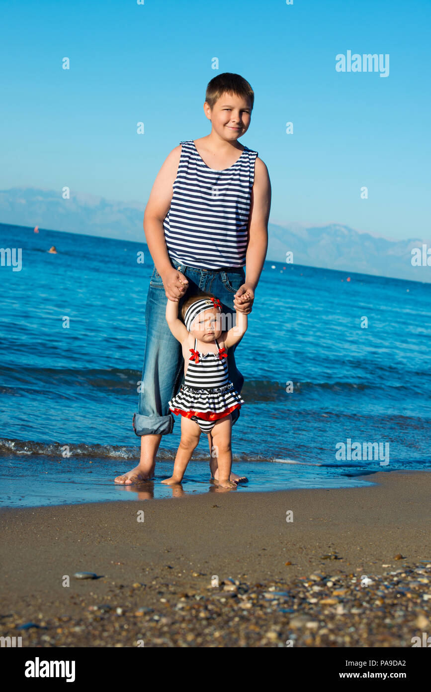 Elder sister younger brother hi-res stock photography and images - Alamy