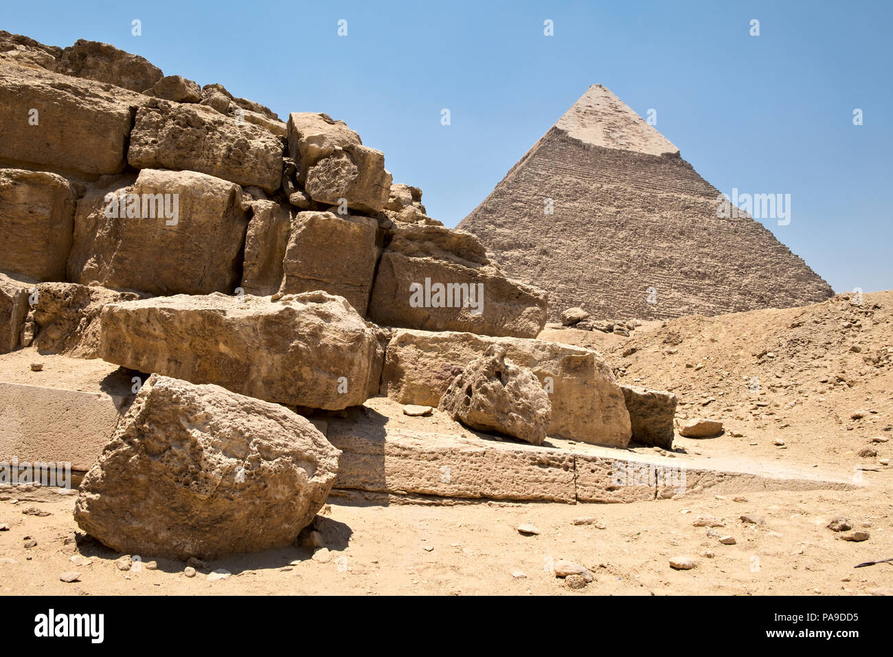 Pyramid of Khafre and ruins at the Western cemetery, Giza, Egypt Stock ...