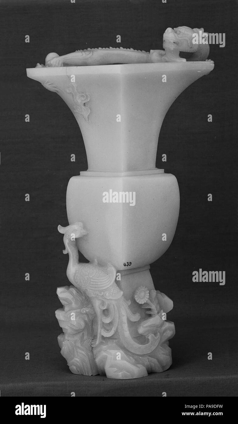 15 7 11 7 cm Black and White Stock Photos & Images - Alamy