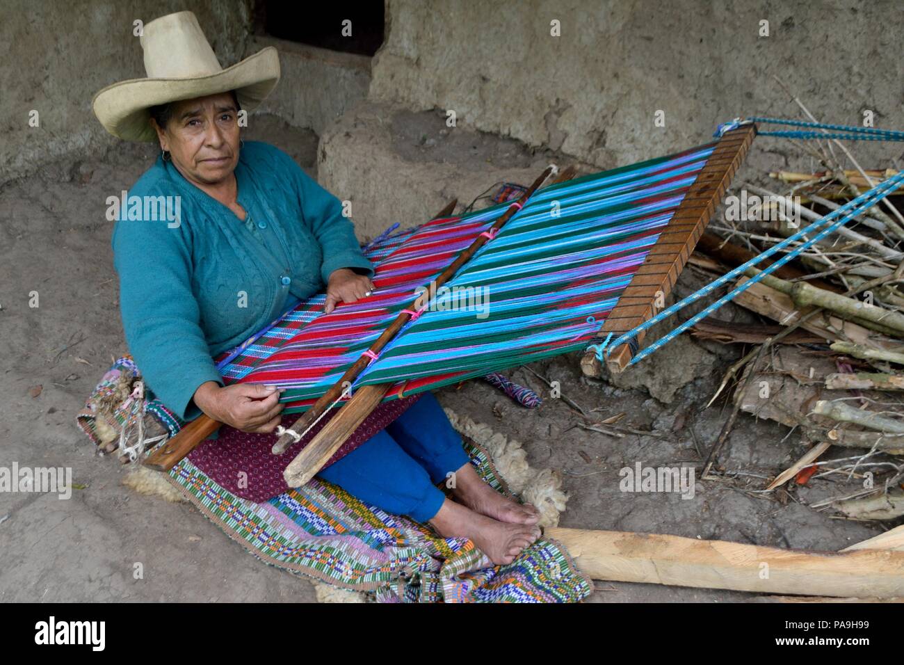 Hand loom in SALALA " Las Huaringas " - HUANCABAMBA.. Department of ...