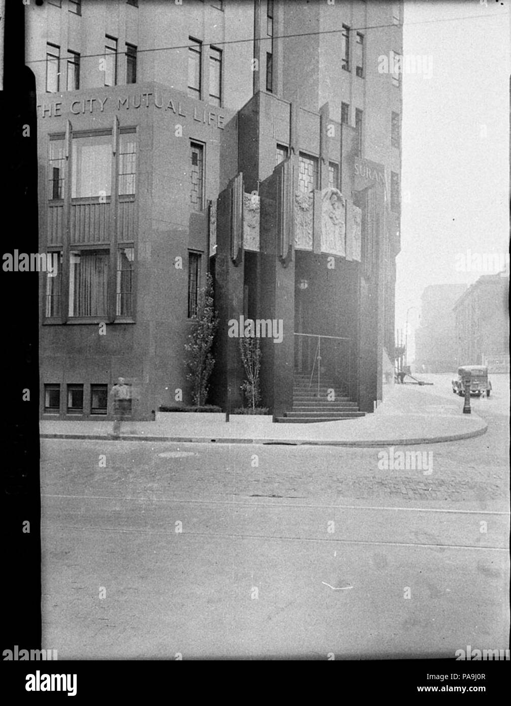 Mutual insurance building hi-res stock photography and images - Alamy