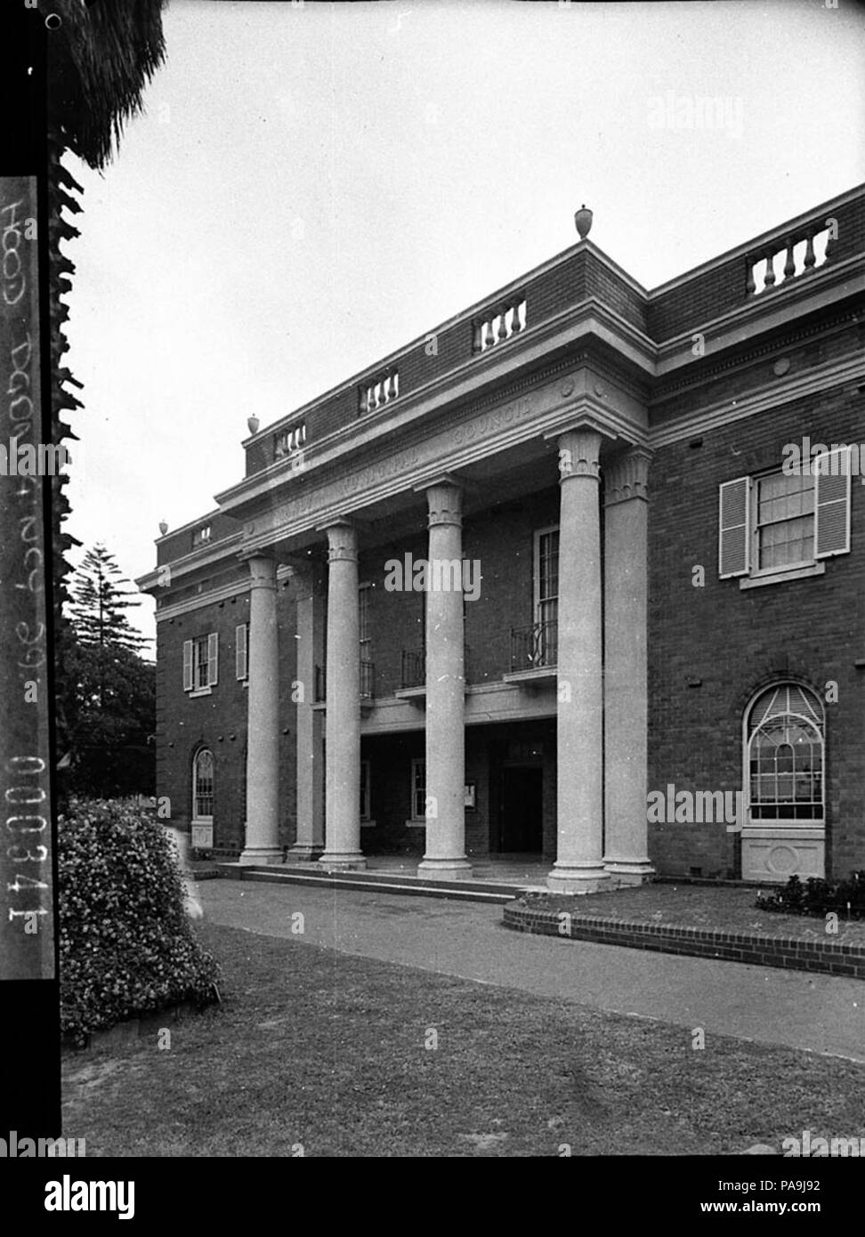 Neoclassical portico hi-res stock photography and images - Alamy