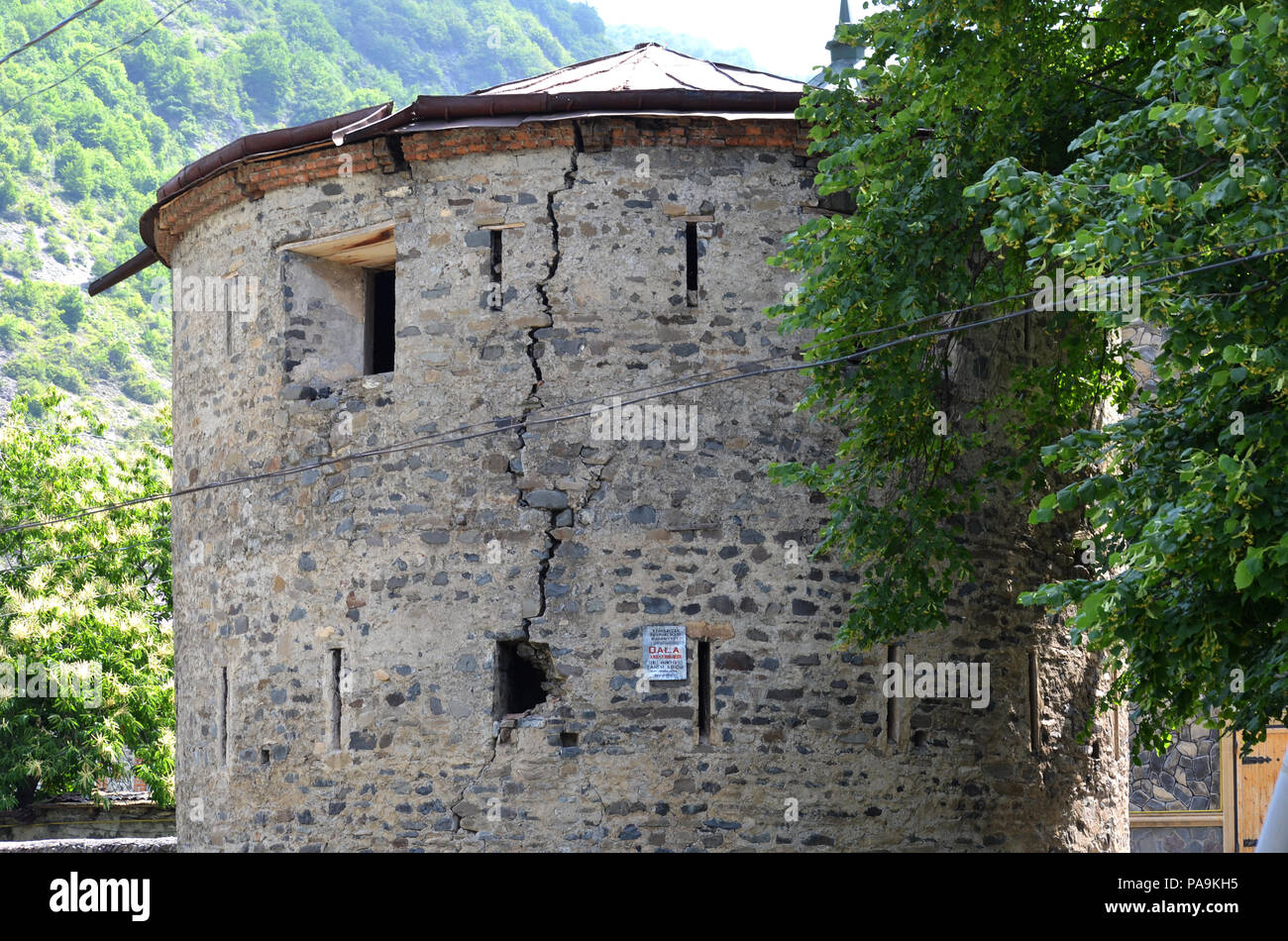 Traditional houses in Ilisu, a Greater Caucasus mountain village in ...